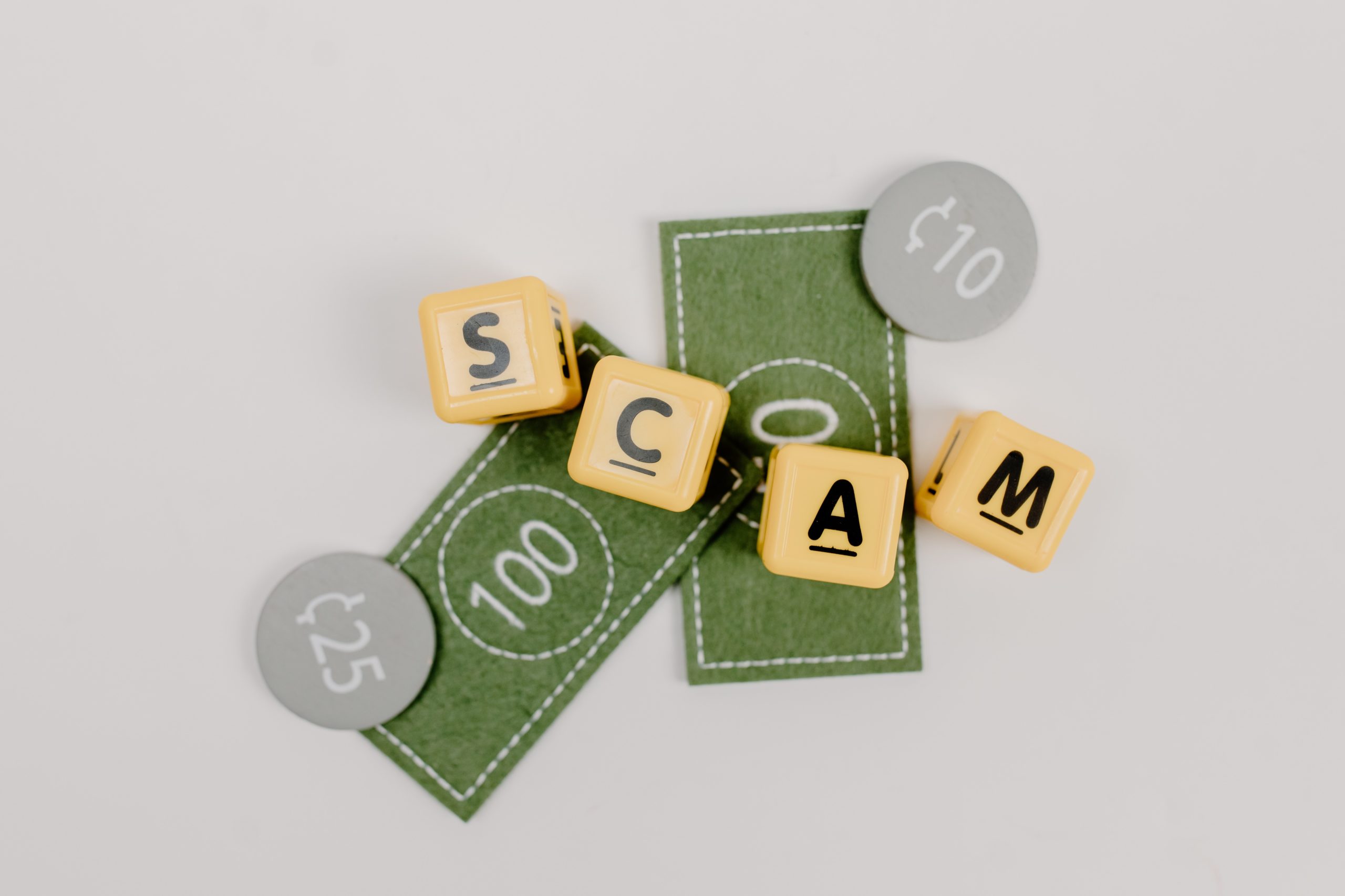 Tourist Scams To Avoid → Students Fare